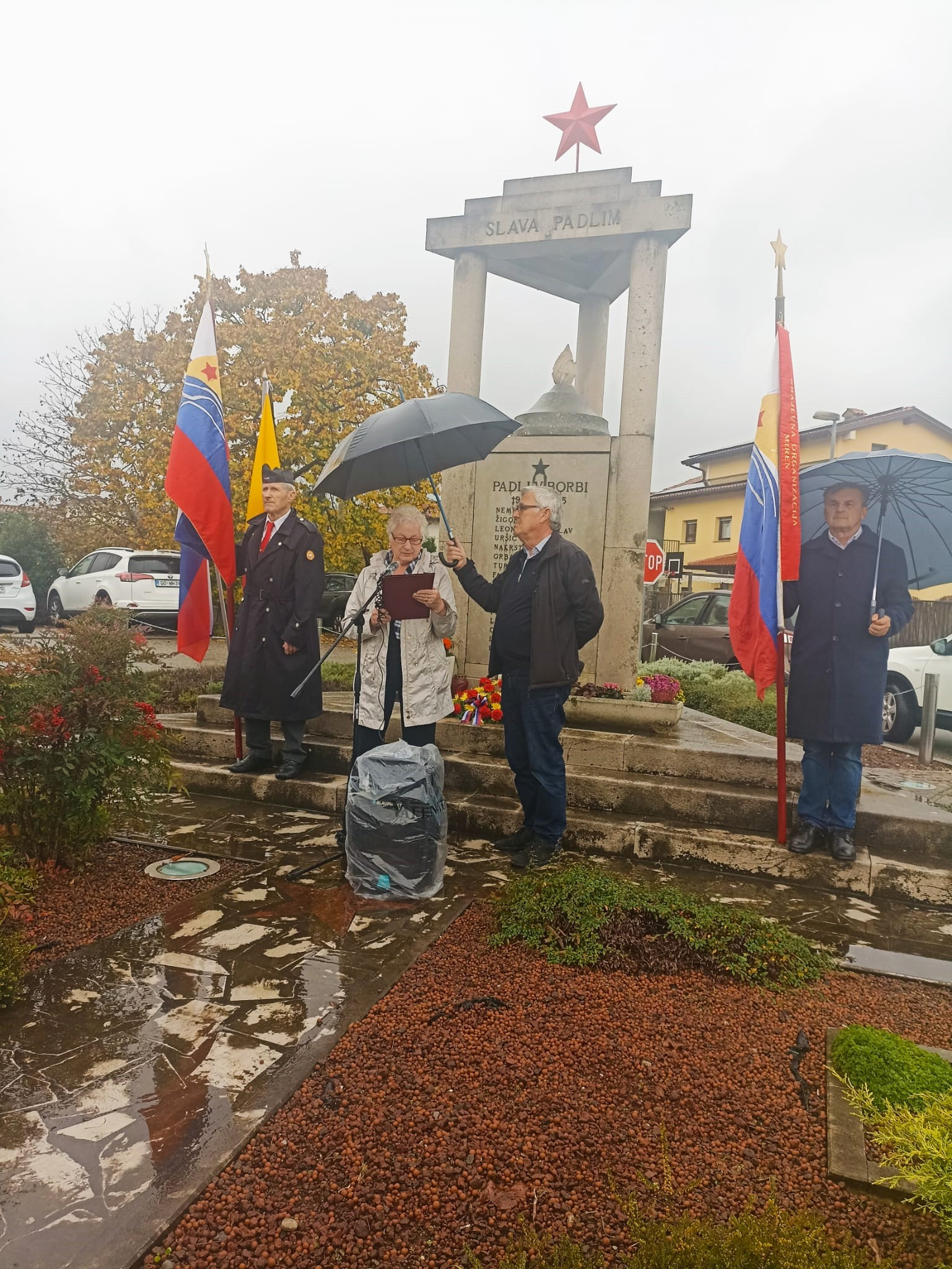 SODELOVANJE UČENCEV OŠ MIREN NA SPOMINSKI SLOVESNOSTI OB DNEVU SPOMINA NA MRTVE - OŠ Miren
